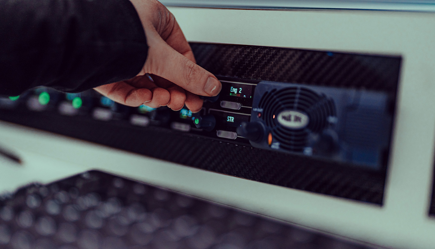 So, you want to be an F1 data engineer? - Aston Martin F1 Team