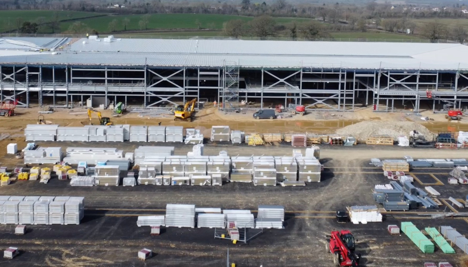 Video: Building the new AMF1 factory - Aston Martin F1 Team