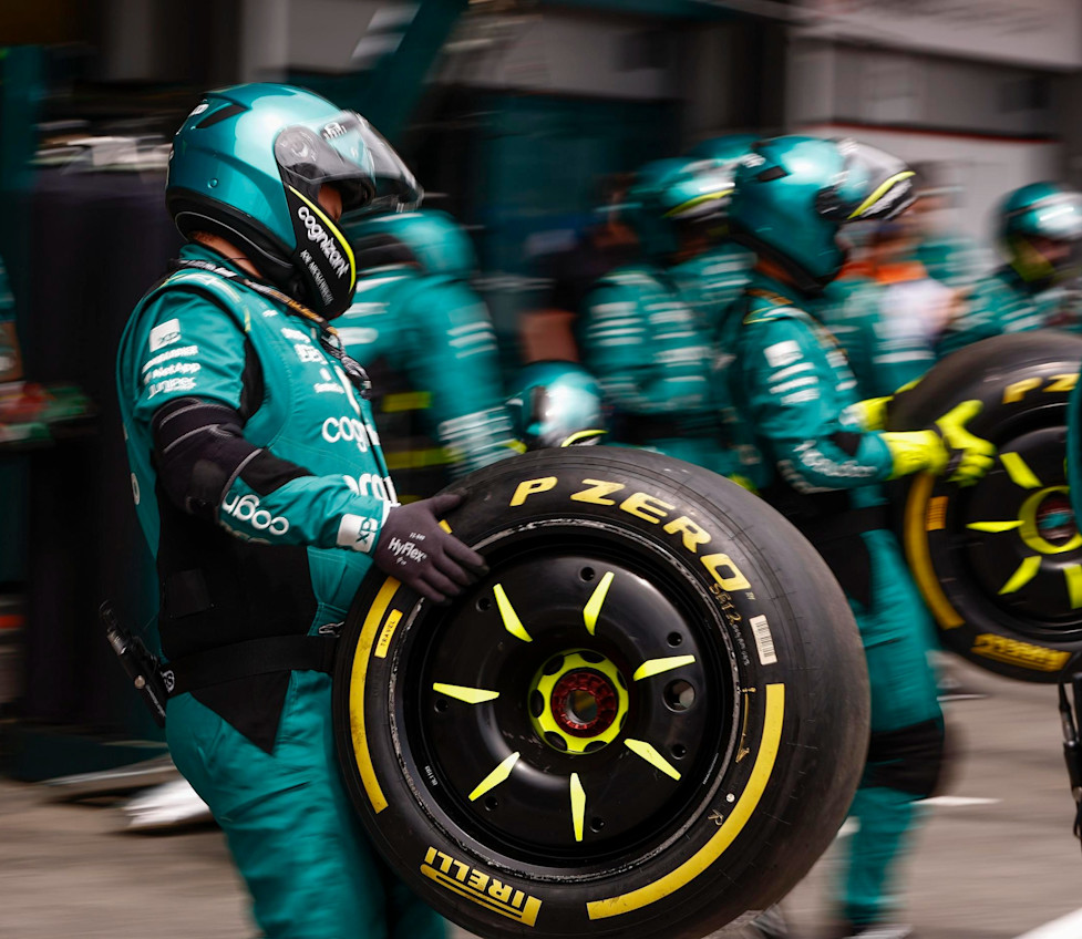 AvaTrade explains the F1 rulebook: Race starts - Aston Martin F1 Team