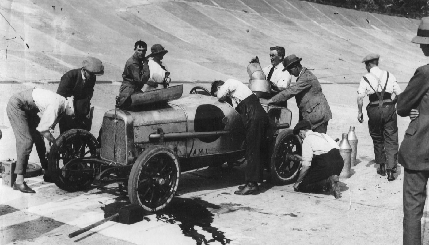 The origins of the perfect pitstop - Aston Martin F1 Team