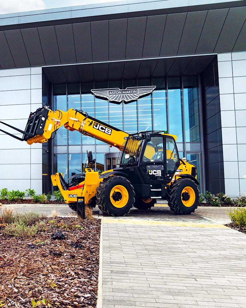 Aston Martin Aramco builds on partnership with JCB for 2024 - Aston ...