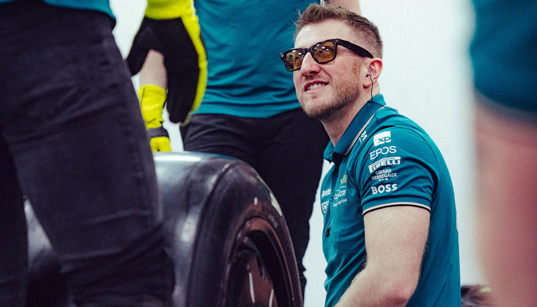 Building a Formula One car with Mat Armstrong and Valvoline - Aston ...