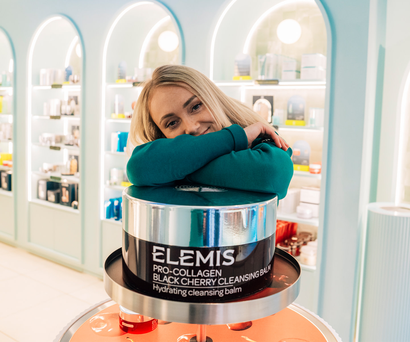 Jessica Hawkins announced as ELEMIS Brand Ambassador - Aston Martin F1 Team