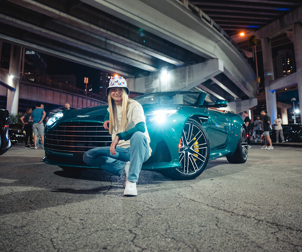 Jessica Hawkins - Aston Martin F1 Team